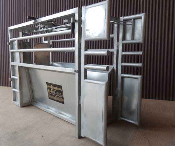 Red River Arenas Roping Chutes | Cattle Chutes